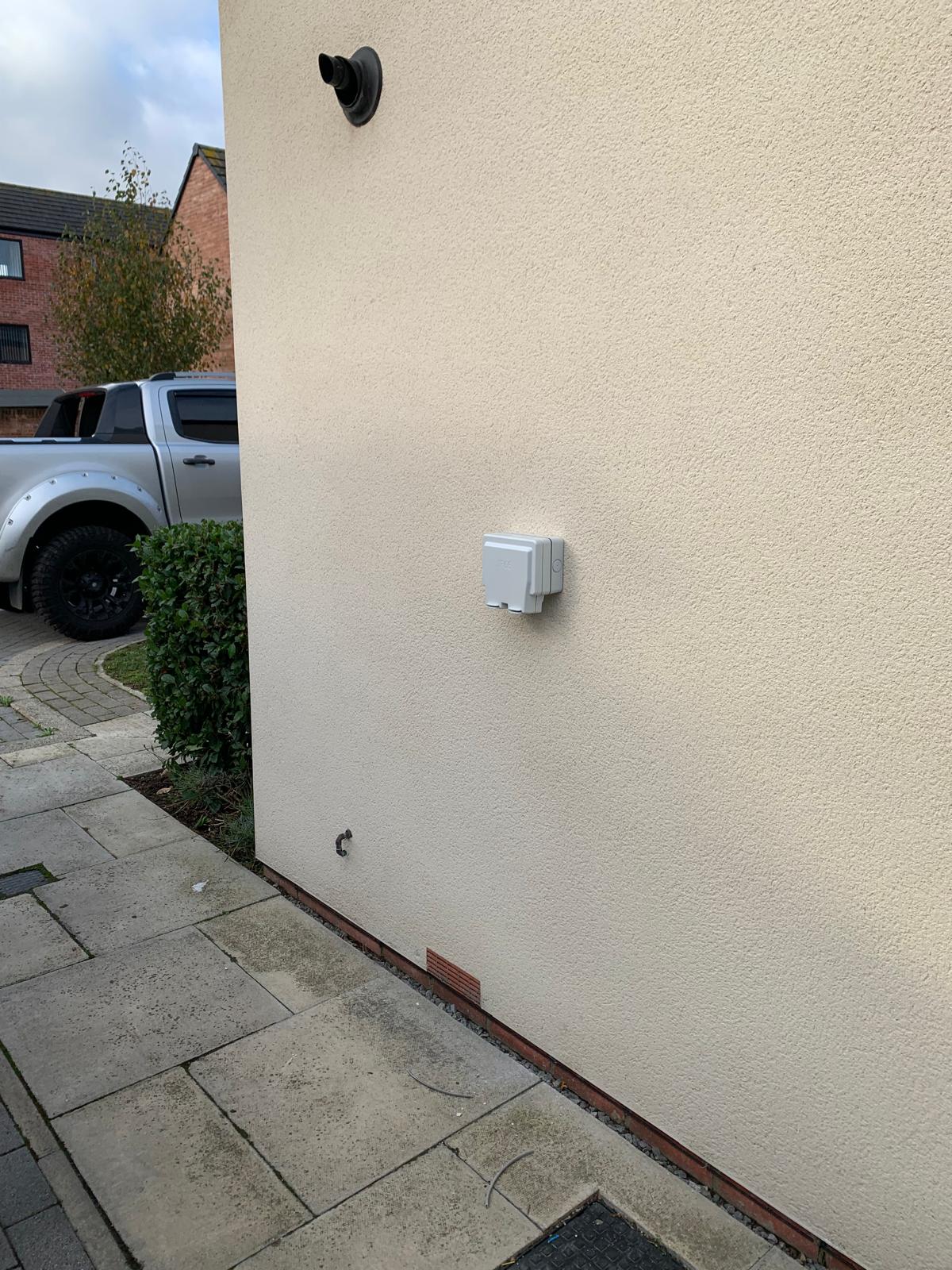 Outdoor Sockets Electrician | Duravault